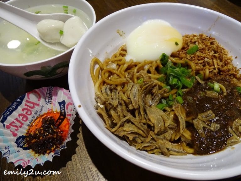 Spicy Noodle Challenge in Ipoh at Uncle KinG, the Original Chili Pan ...