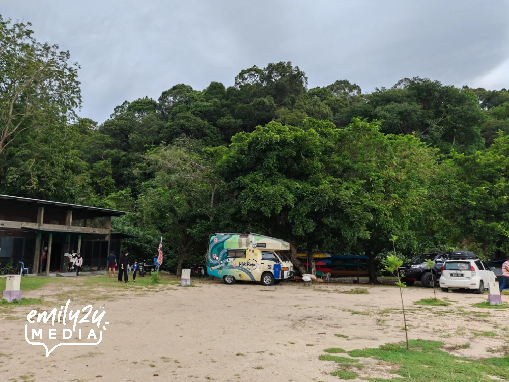 Tapak Perkhemahan Camper Van (Teluk Batik Campsite) | From Emily To You