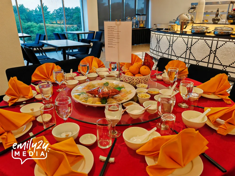 Welcome the Year of the Dragon with a Sumptuous CNY Reunion Dinner ...