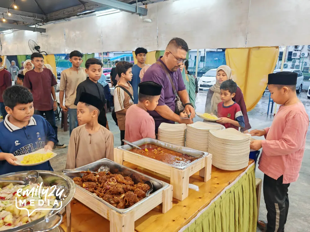 Spreading Joy and Compassion: Majlis Sentuhan Kasih Bersama B40 ...