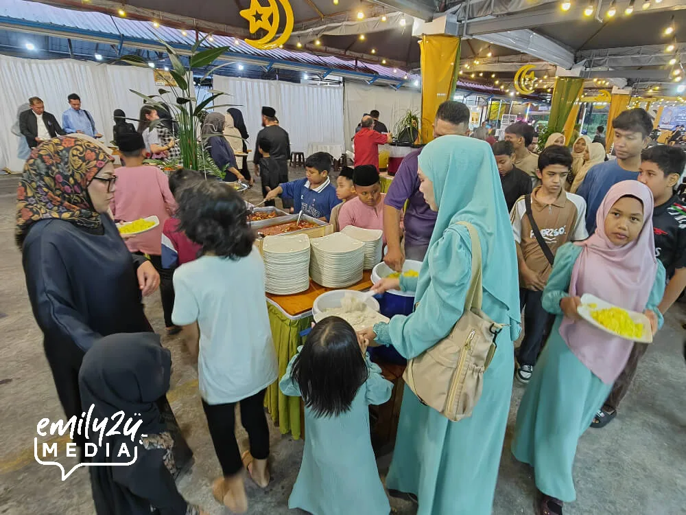 Spreading Joy and Compassion: Majlis Sentuhan Kasih Bersama B40 ...