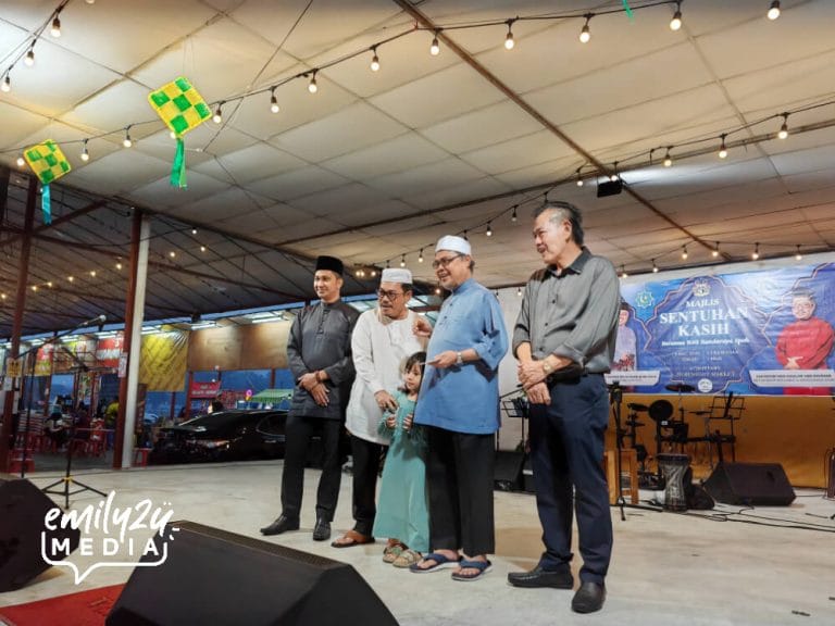 Spreading Joy and Compassion: Majlis Sentuhan Kasih Bersama B40 ...