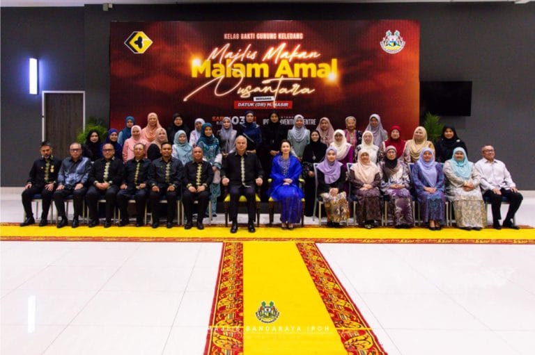Kelab Bakti Gunung Keledang with Datuk (Dr) M. Nasir Charity Gala ...